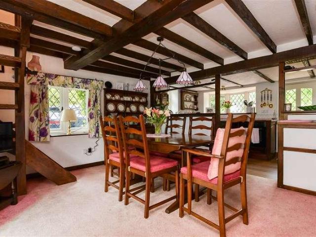 2 bed house for sale