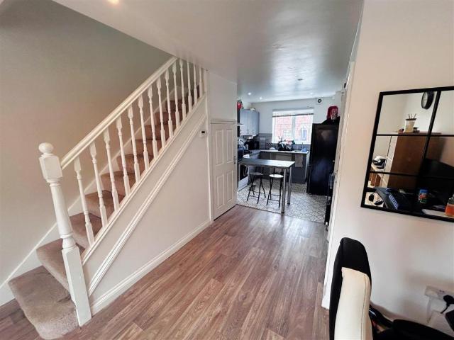2 bed house for sale