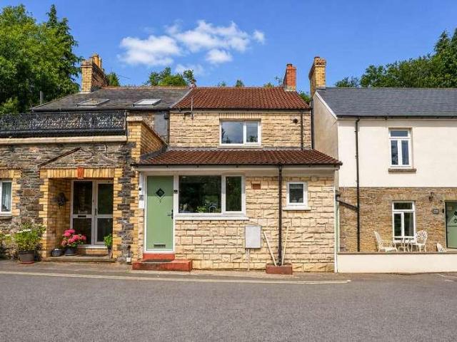 2 bed house for sale