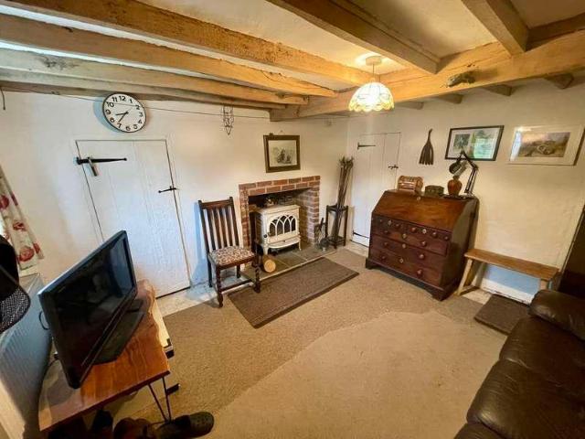 2 bed house for sale