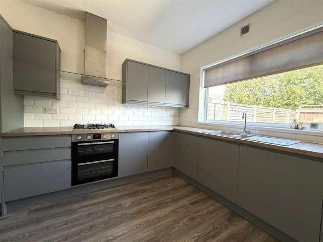 2 bed house for sale