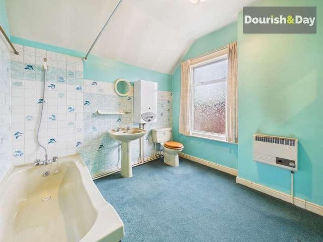 2 bed house for sale