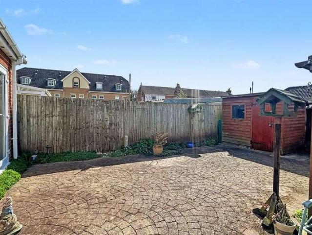 2 bed house for sale
