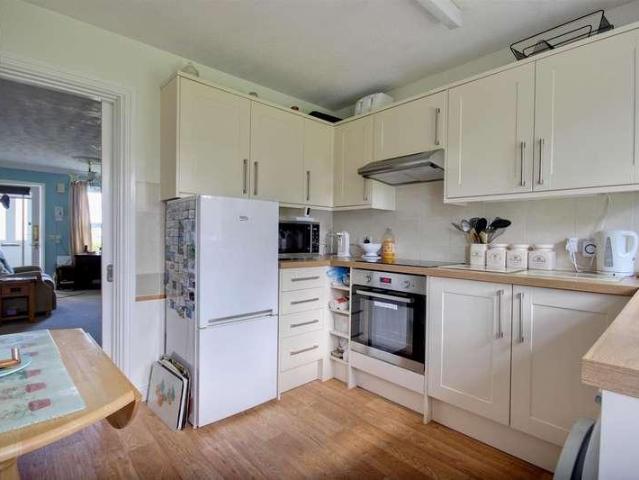 2 bed house for sale