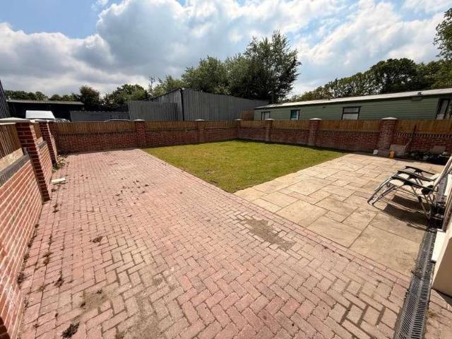 2 bed house for sale