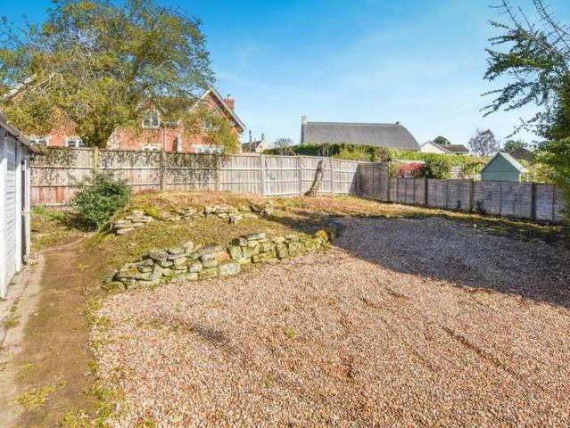 2 bed house for sale