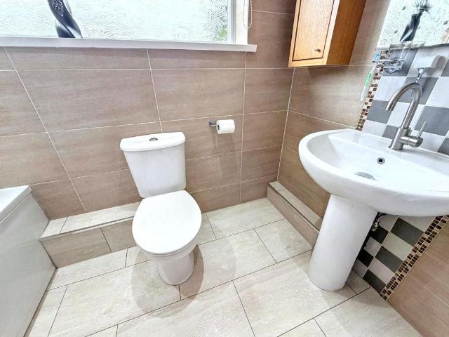 2 bed house for sale
