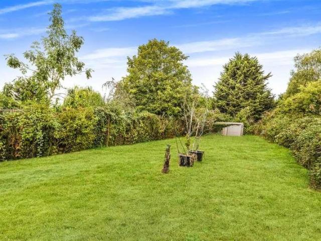 2 bed house for sale