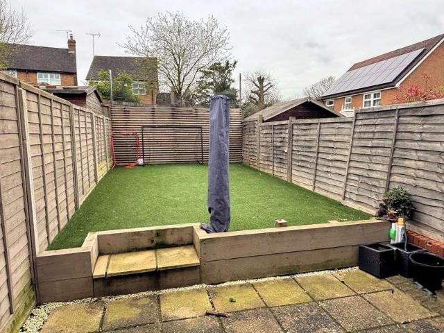 2 bed house for sale