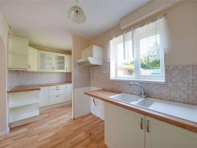 2 bed house for sale
