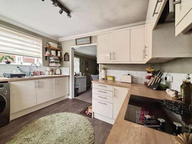 2 bed house for sale