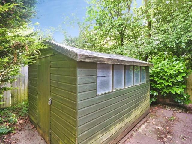 2 bed house for sale