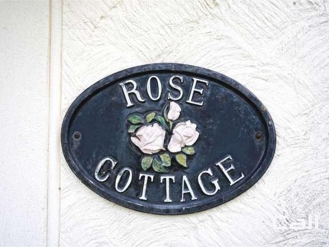 2 bed house for sale