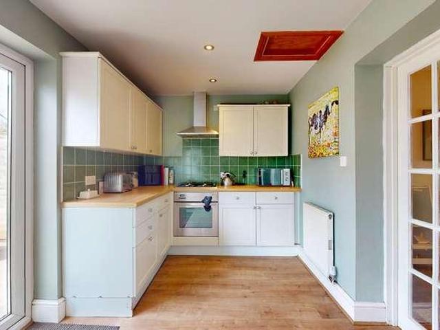 2 bed house for sale