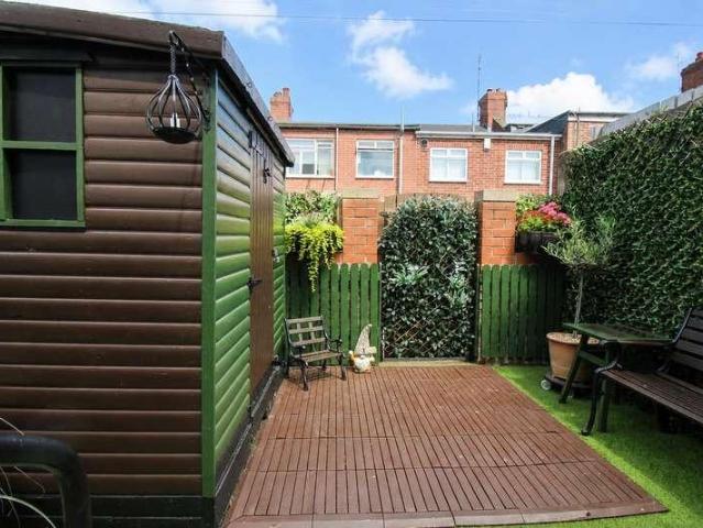 2 bed house for sale