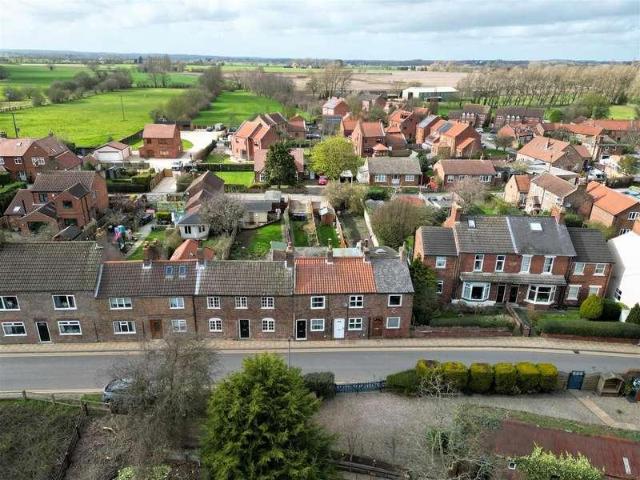 2 bed house for sale