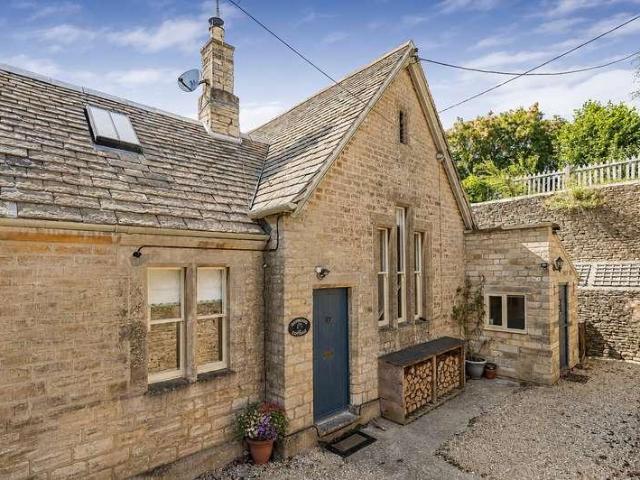 2 bed house for sale