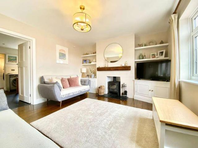 2 bed house for sale