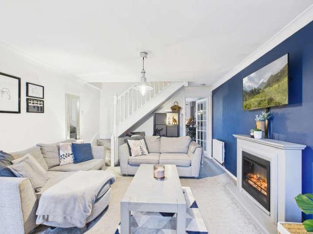 2 bed house for sale