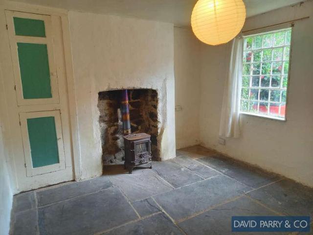 2 bed house for sale
