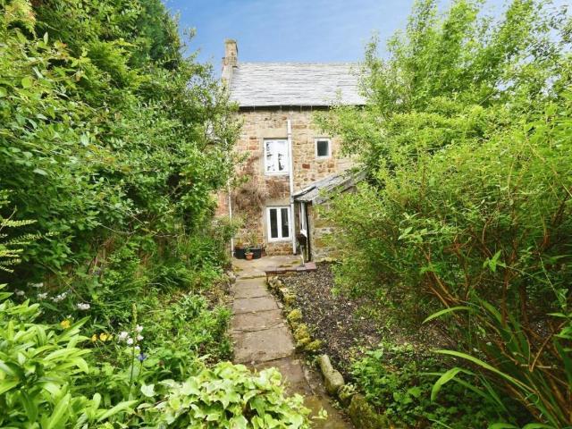 2 bed house for sale