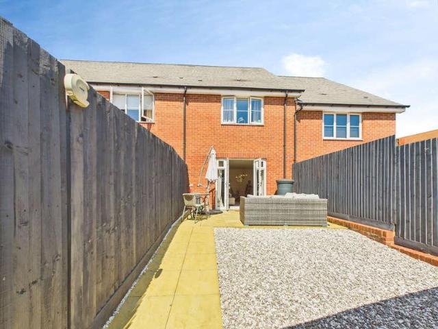 2 bed house for sale