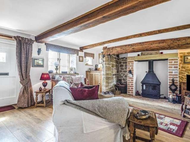 2 bed house for sale