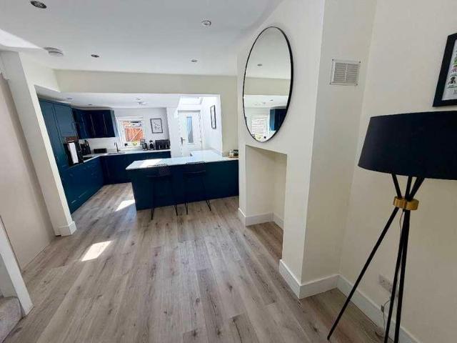 2 bed house for sale