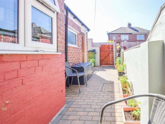 2 bed house for sale