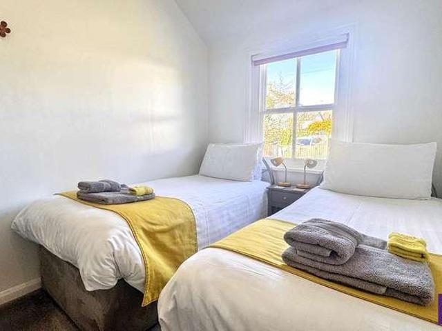 2 bed house for sale
