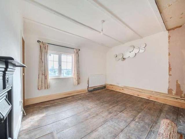 2 bed house for sale
