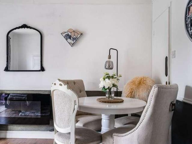 2 bed house for sale