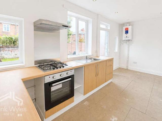 2 bed house for sale