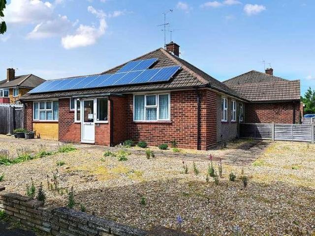 2 bed house for sale