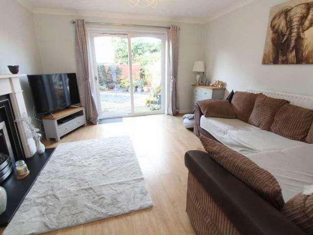 2 bed house for sale