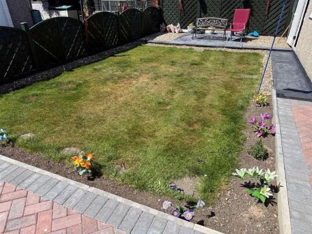 2 bed house for sale