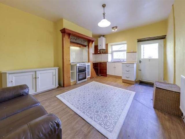 2 bed house for sale