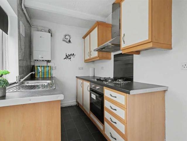 2 bed house for sale