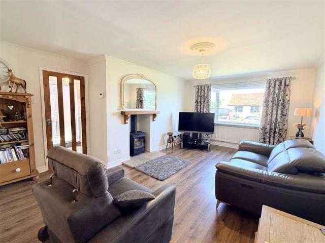 2 bed house for sale