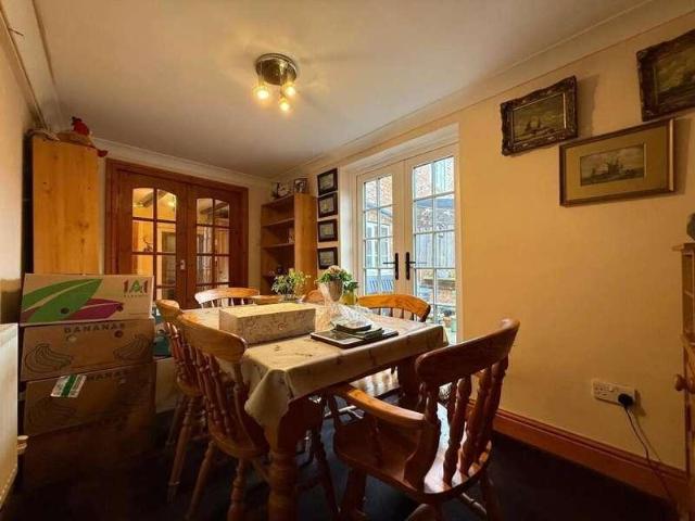 2 bed house for sale