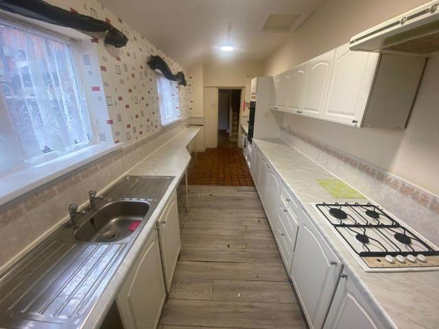 2 bed house for sale