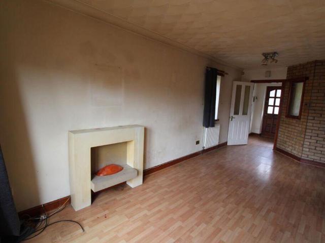 2 bed house for sale