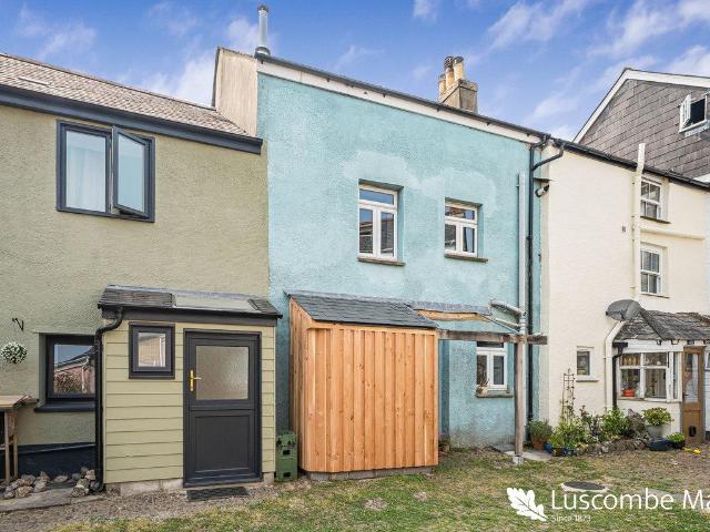 2 bed house for sale