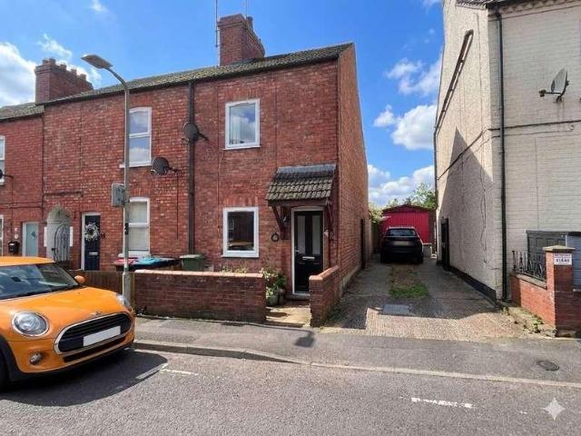 2 bed house for sale