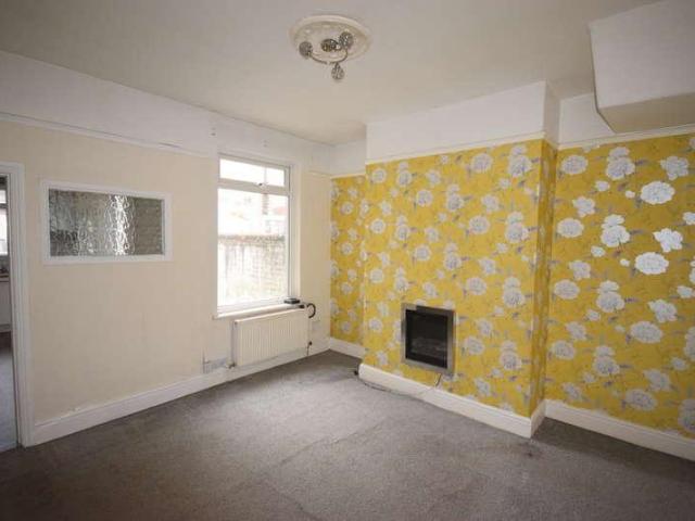2 bed house for sale