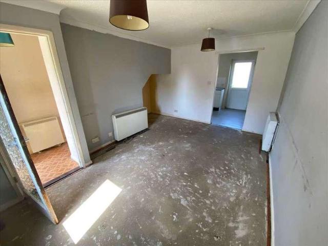 2 bed house for sale