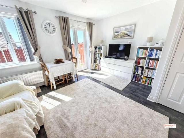 2 bed house for sale