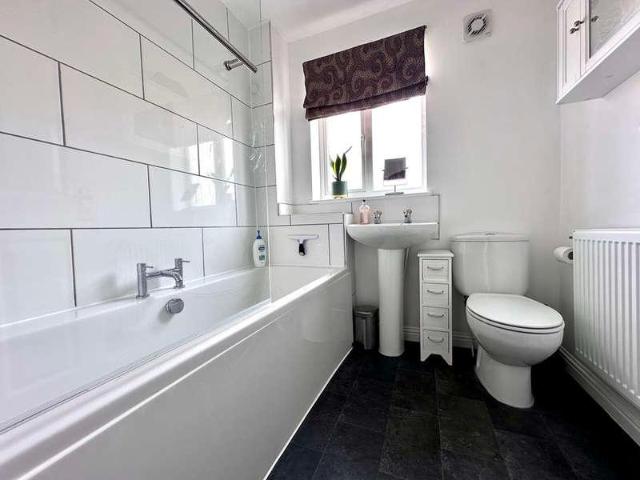 2 bed house for sale