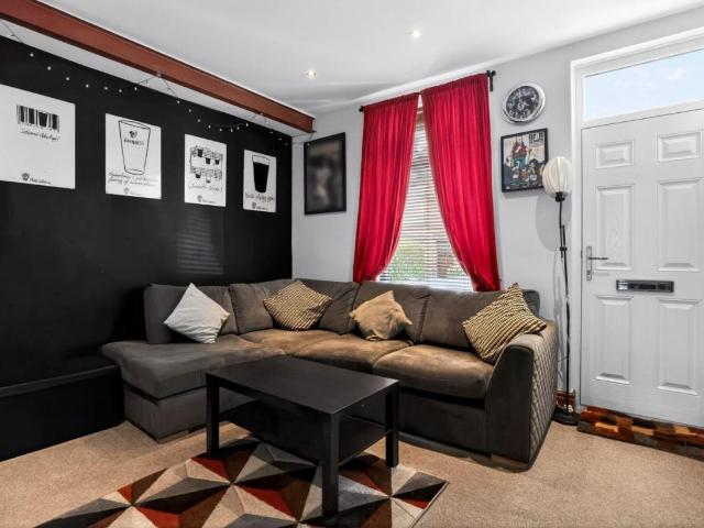 2 bed house for sale