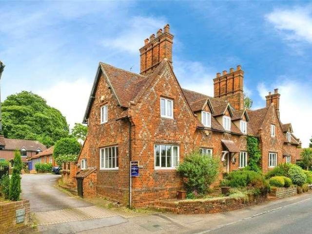 2 bed house for sale